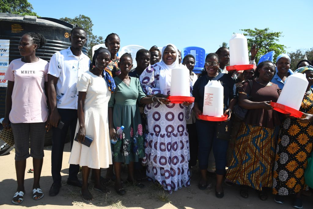38 women’s groups receive water tanks to start water kiosk businesses ...